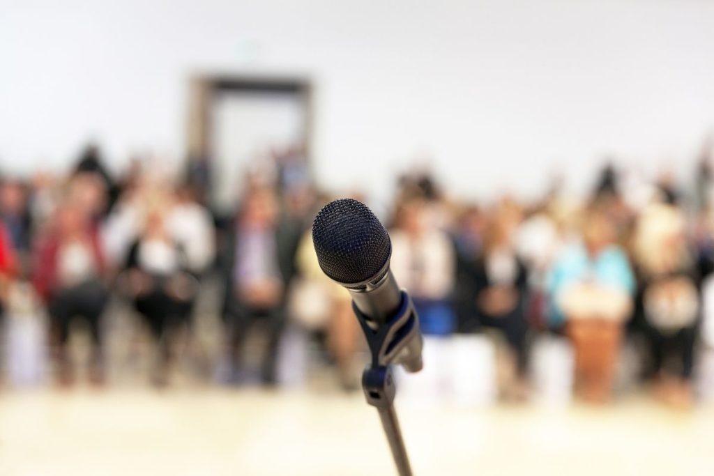 Flinders University Toastmasters Club for public speaking anxiety ...